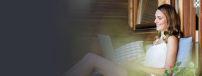 Should I Try Online Dating? 4 Reasons You Should | EliteSingles